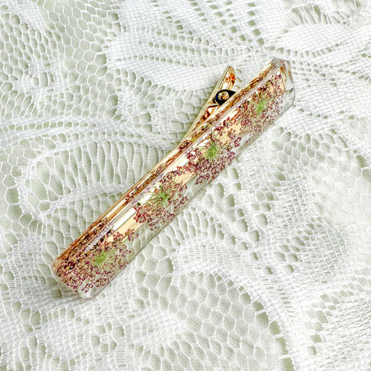 Pink Queen Anne’s Lace bar hair clip – Cast & Clover